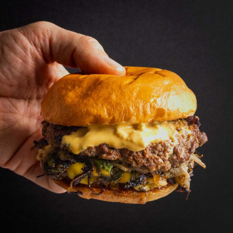 Smash Burger Recipe – Crispy Edges (Optional Onions & Jalapeños)